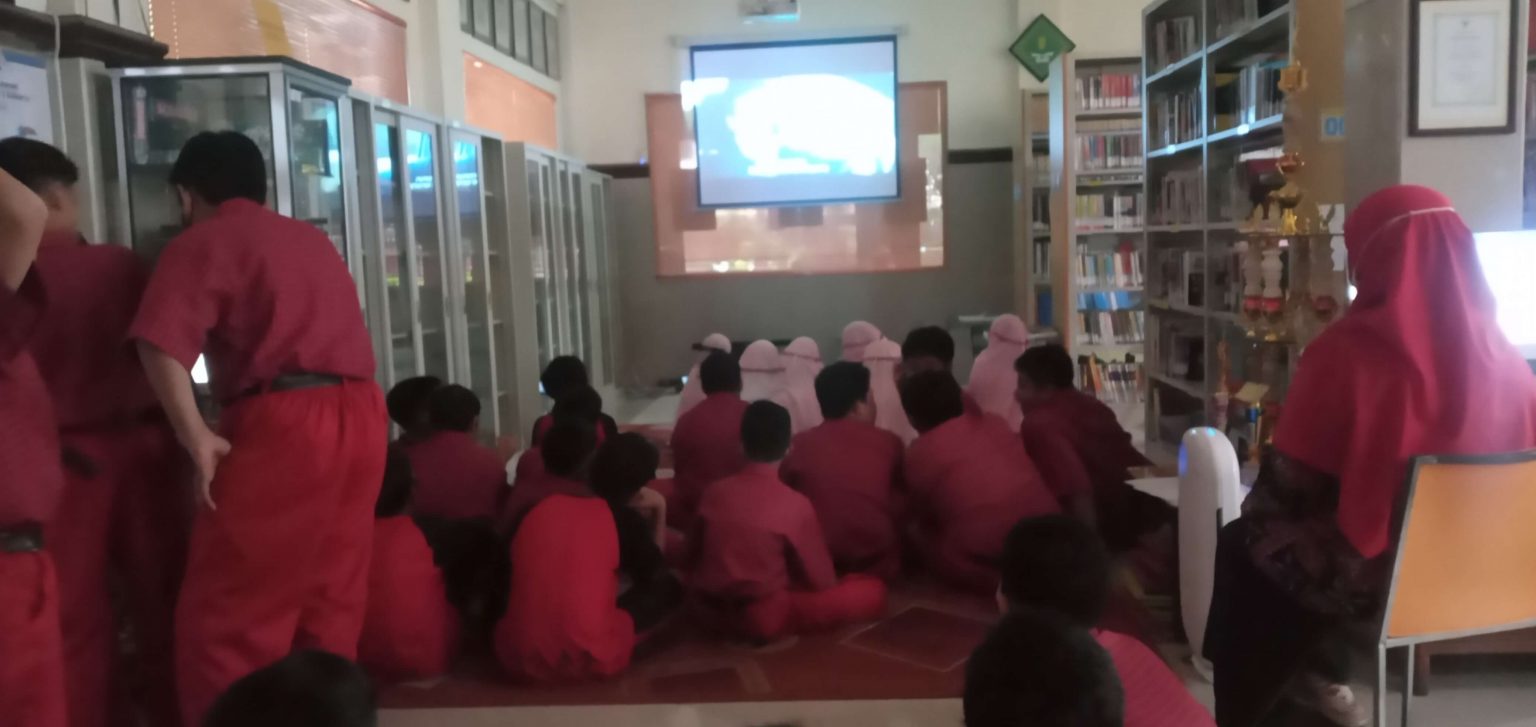 Pekan Kunjungan Perpustakaan: Nobar dan Review Film – Perpustakaan Sekolah